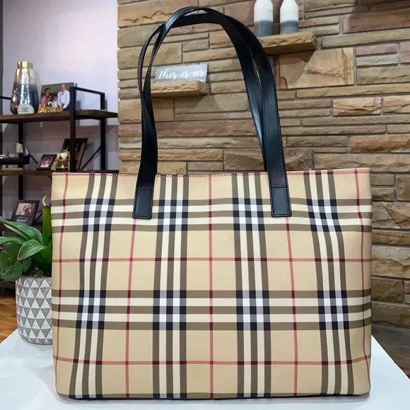 Best in Bags Posh Party on Poshmark